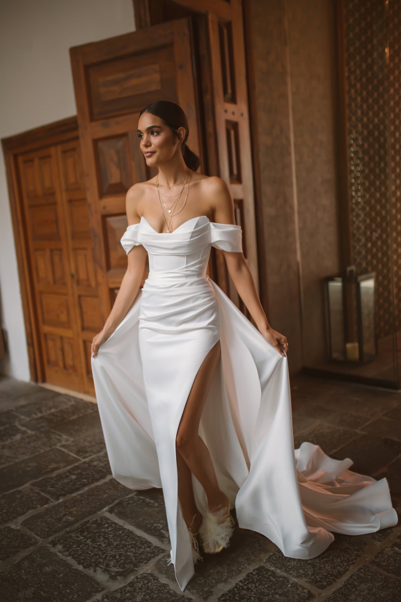 Vetta : la Robe de Mariée Près du Corps / Moulante par Excellence.— Les ...